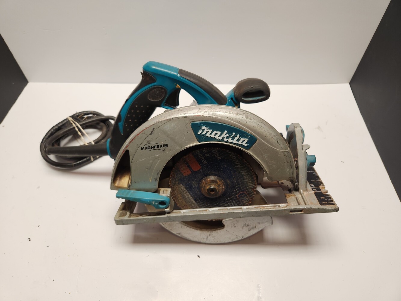 Makita 5007Mg Magnesium 7-1/4-Inch Circular Saw | Big C Pawn